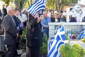 Τα συγκλονιστικά λόγια της μητέρας του Κατσίφα στον τάφο του τέσσερα ...