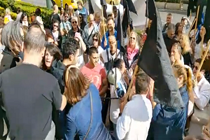 Έξω απο το ΣτΕ Υγειονομικοί σε Αναστολή - Ενωμένη Ρωμηοσύνη