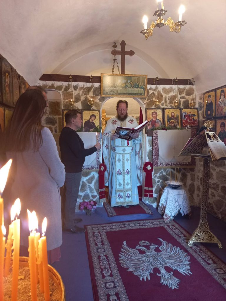 Οι Ρωμηοί Σκύρου σε Θεία Λειτουργία για τα Εισόδια της Θεοτόκου 21-11 ...