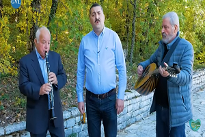 Ο Σαρακατσάνος τραγουδιστής της Ηπείρου - Η ζωή στο χωριό - Ενωμένη ...