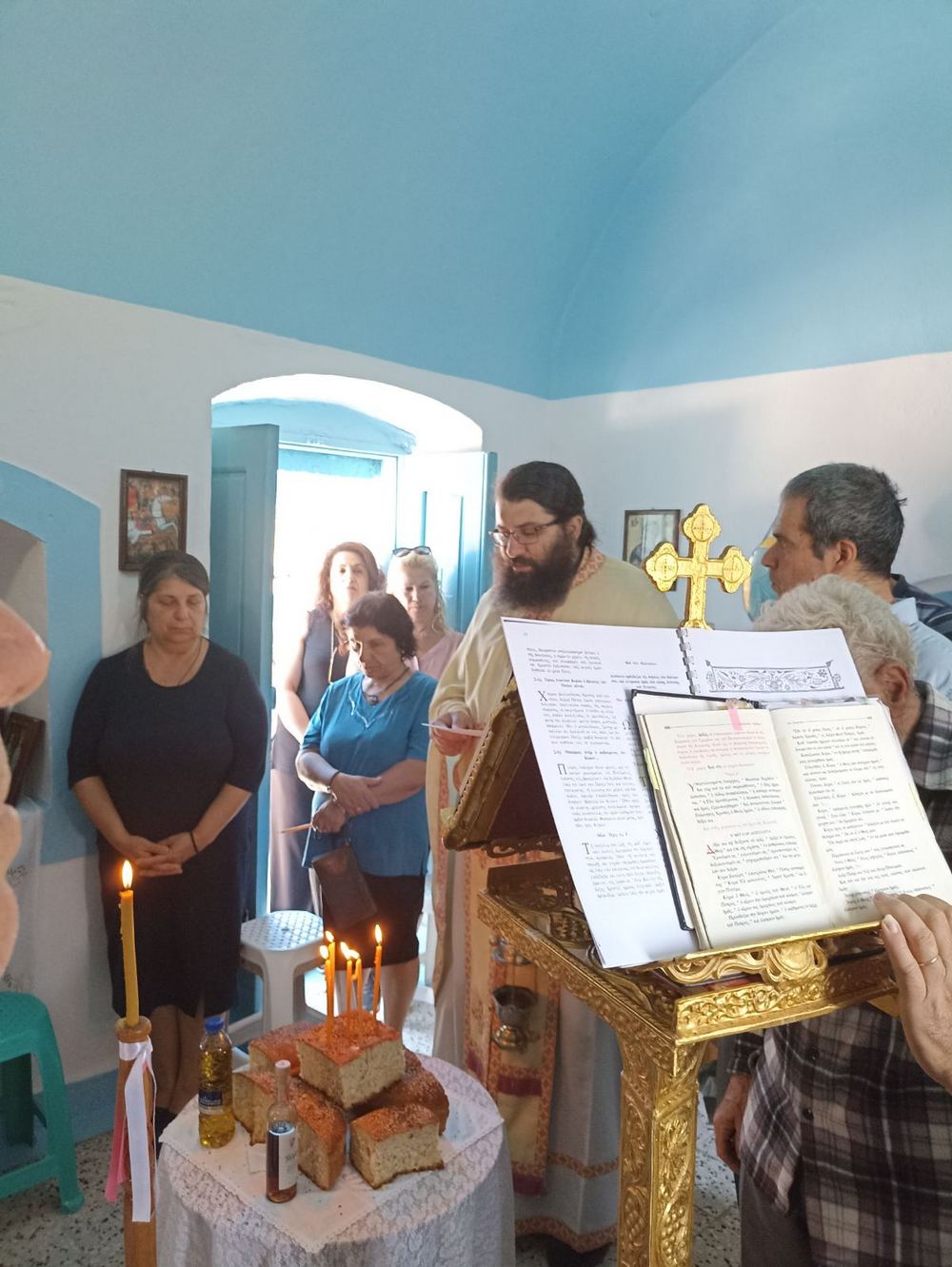 Ενωμένη Ρωμηοσύνη στην Κάλυμνο: Εξόρμηση με θεία λειτουργία στο νησάκι ...