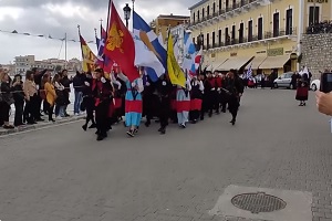 "Με το αίμα μου να γράψετε ΕΛΛΑΔΑ Σ' ΑΓΑΠΩ" Ρίγη συγκίνησης από μαθητές ...